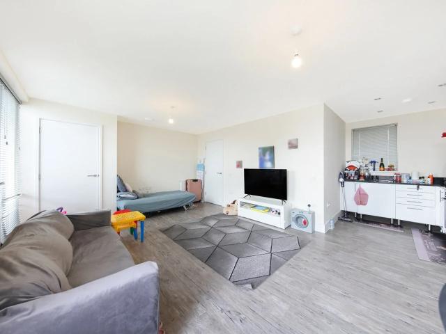 Apartment at South Street, Greater London