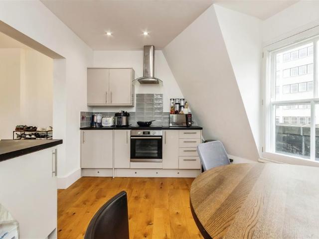 Apartment at South Parade, Nottingham