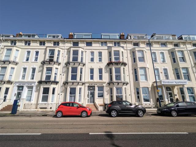 Apartment at South Parade, Portsmouth