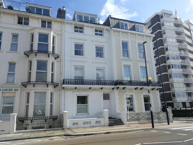 Apartment at South Parade, Portsmouth