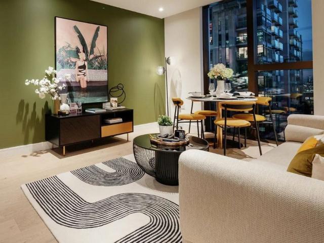 Apartment at South Quay Plaza, London