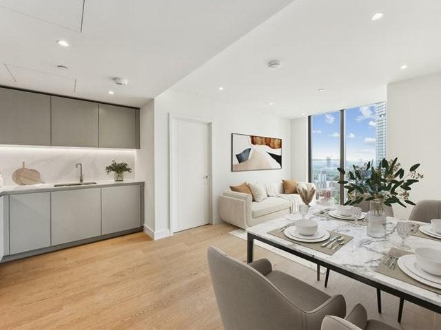 Apartment at South Quay Square, Greater London