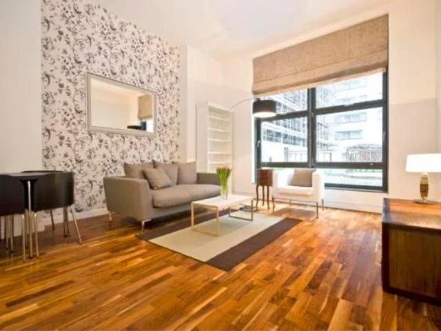 Apartment at South Quay Square, Greater London