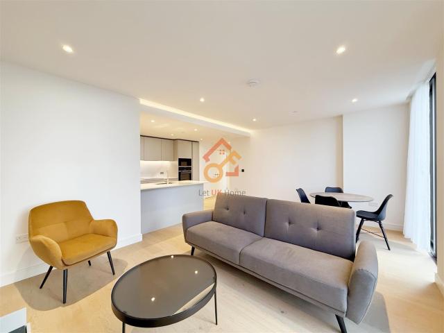 Apartment at South Quay Square, Greater London
