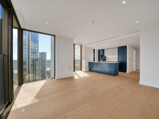 Apartment at South Quay Square, Greater London
