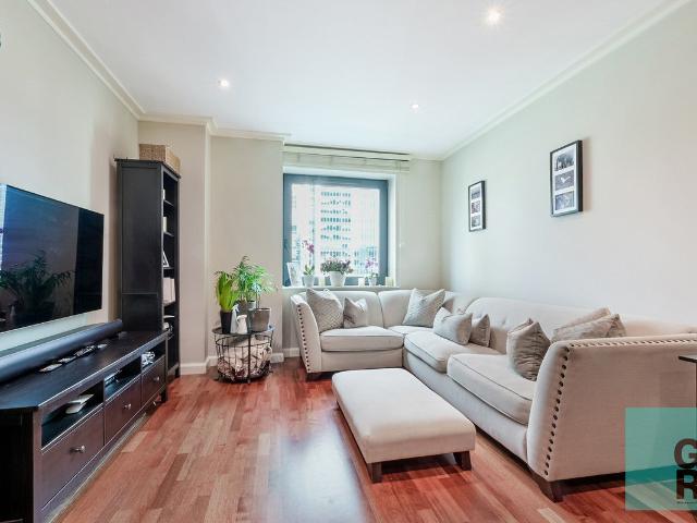 Apartment at South Quay Square, Greater London