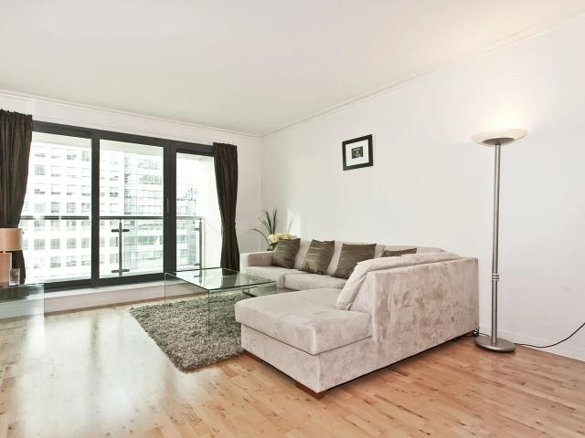 Apartment at South Quay Square, Greater London