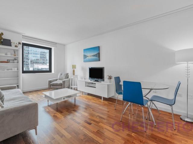 Apartment at South Quay Square, Greater London