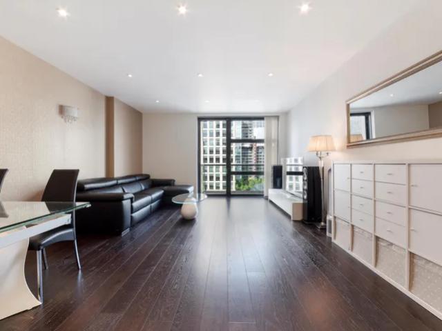 Apartment at South Quay Square, Greater London