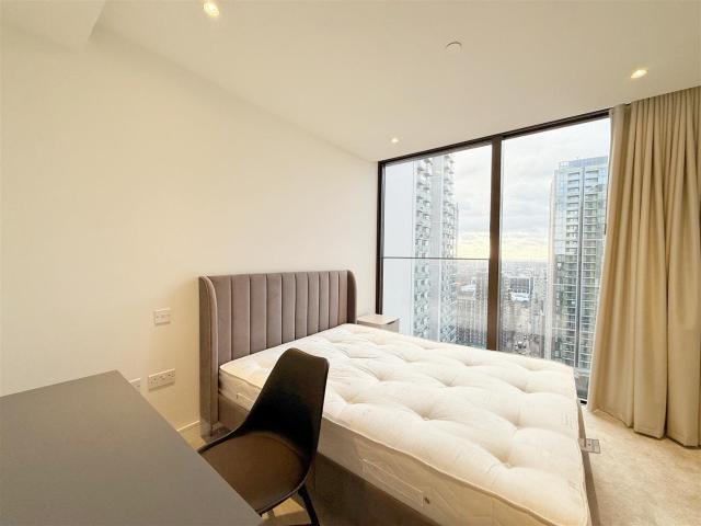Apartment at South Quay Square, Greater London