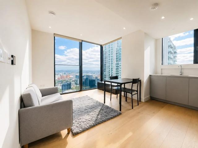 Apartment at South Quay Square, Greater London