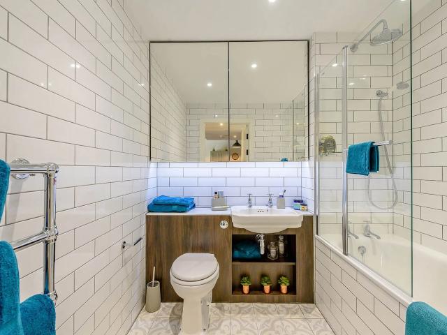 Apartment at South Way, Greater London
