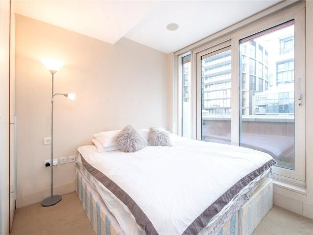 Apartment at South Wharf Road, City of Westminster