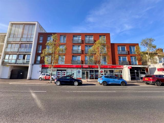 Apartment at Southchurch Road, Southend on Sea