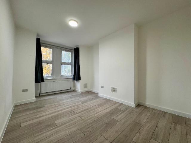 Apartment at Southend Road, Greater London