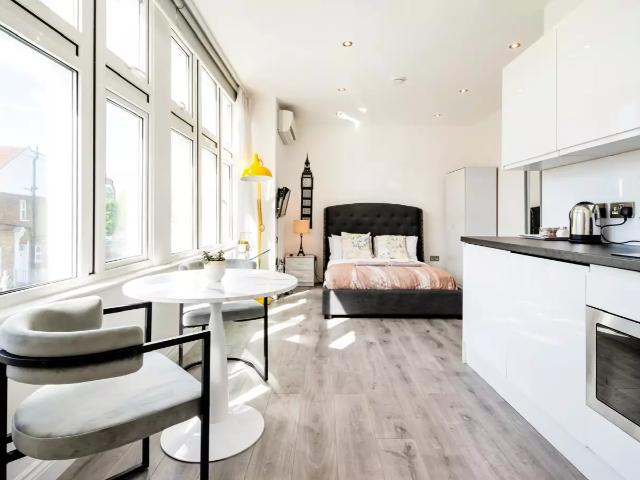 Apartment at Southfield Road, Greater London