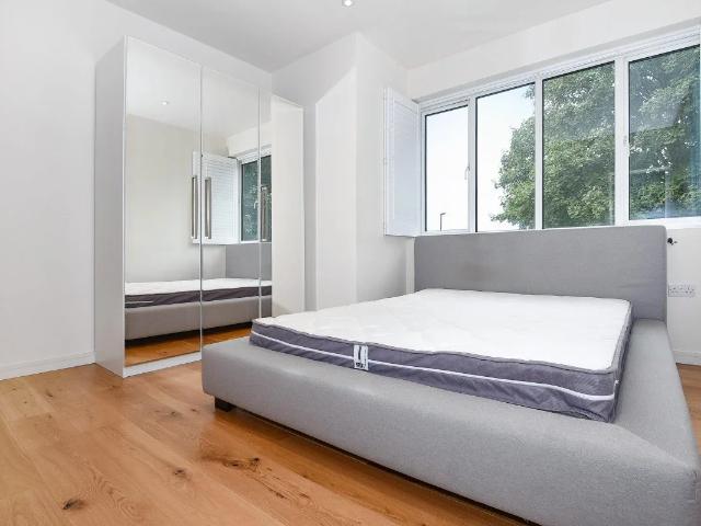 Apartment at Southfield Road, Greater London