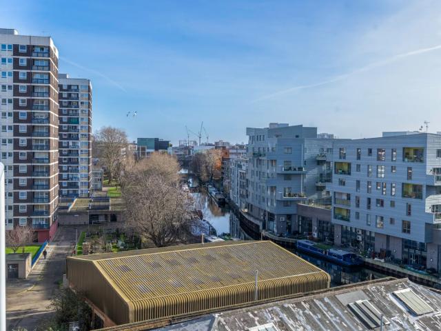 Apartment at Southgate Road, Greater London