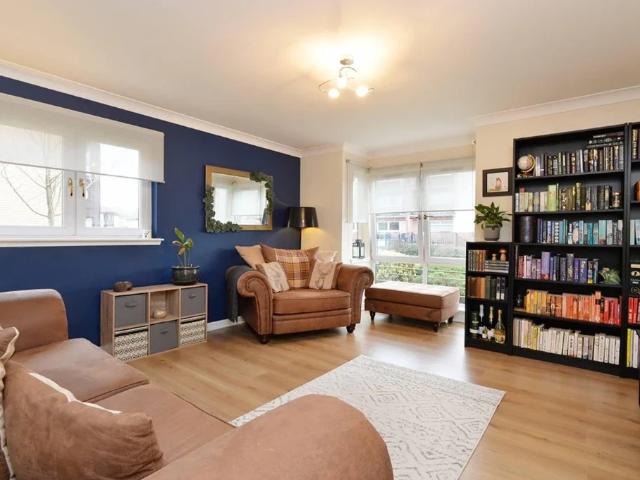 Apartment at Southhouse Crossway, City of Edinburgh