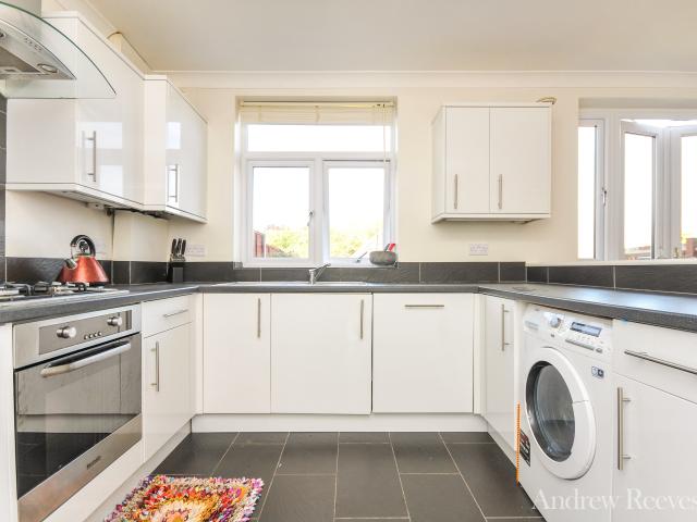 Apartment at Southlands Avenue, Greater London