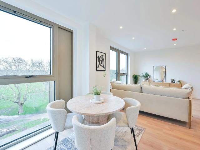 Apartment at Solomon's Passage, Greater London