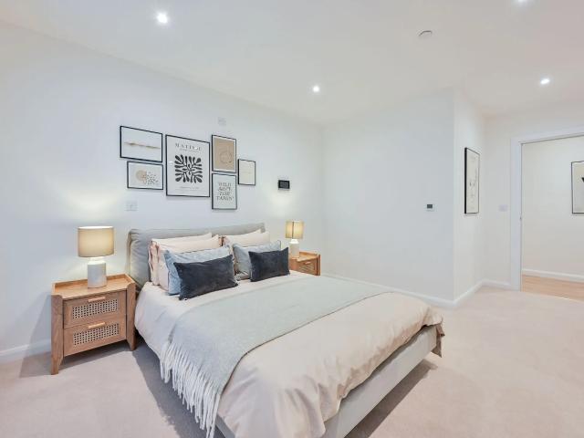 Apartment at Solomon's Passage, Greater London