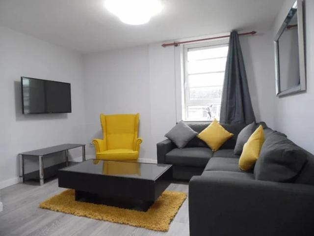 Apartment at Sauchiehall Street, Glasgow