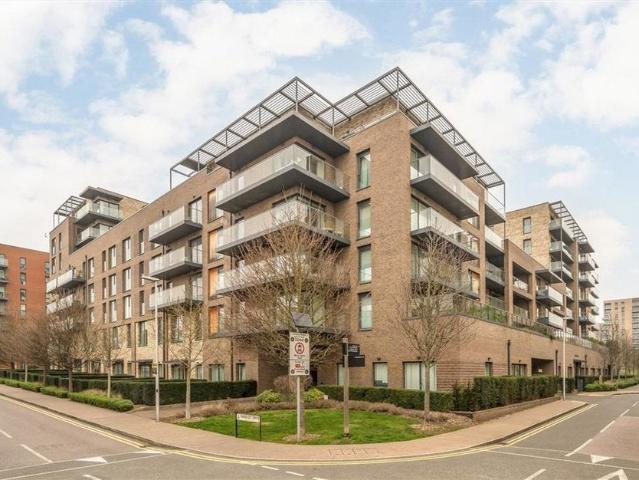 Apartment at Saundby Lane, Greater London