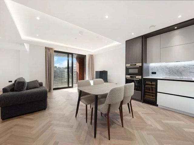 Apartment at Sawyer Street, Greater London