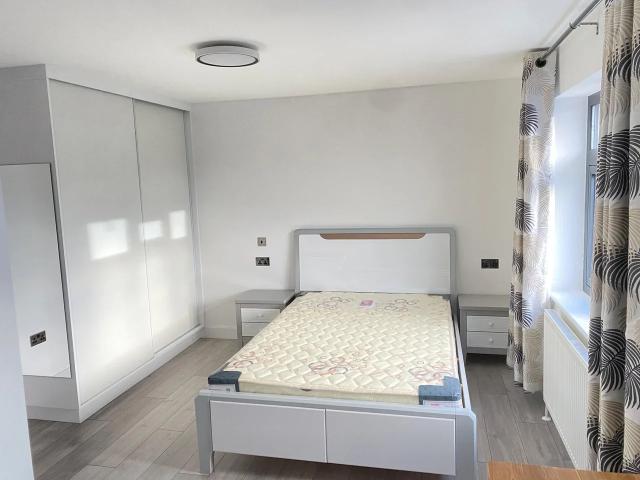 Apartment at Saxon Drive, Greater London