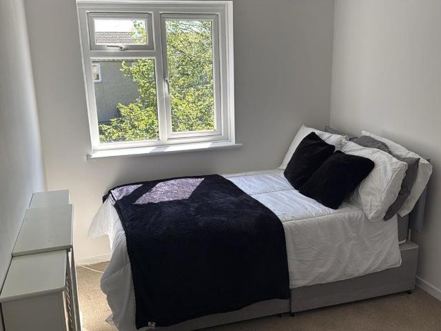 Room at Saxon Walk, Greater London