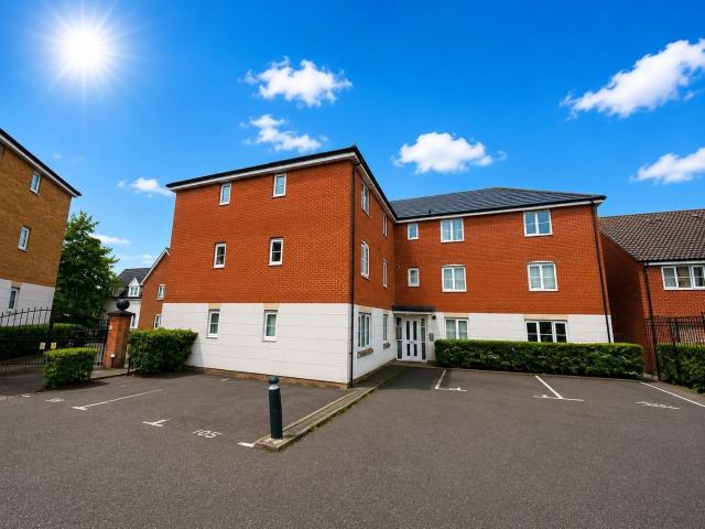 Apartment at Sachfield Drive, Grays