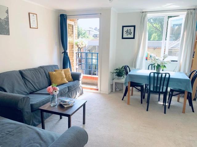 Apartment at Saint John's Hill, Greater London