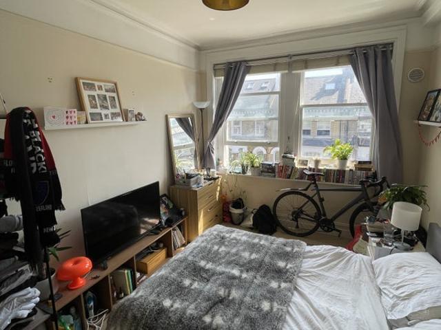 Apartment at Saint John's Hill, Greater London