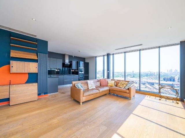 Apartment at Saint John's Hill, Greater London
