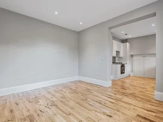 Apartment at Saint John's Hill, Greater London