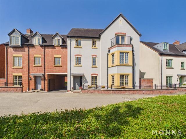 Apartment at Saint Johns Walk, Dawley