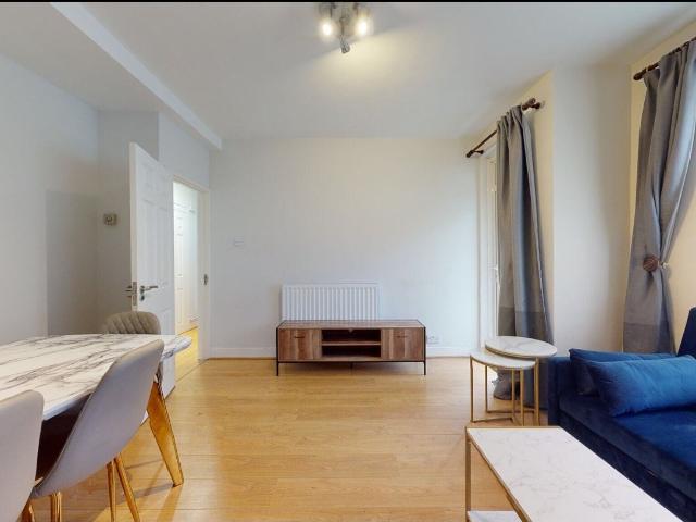Apartment at Saint Mary's Square, City of Westminster