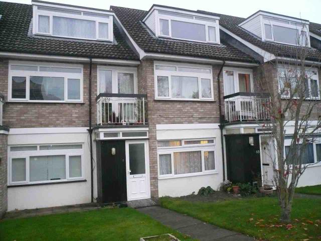 Apartment at Saint Peter's Close, Hertsmere