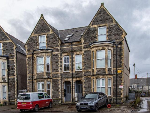 Apartment at Saint Peter's Street, Cardiff