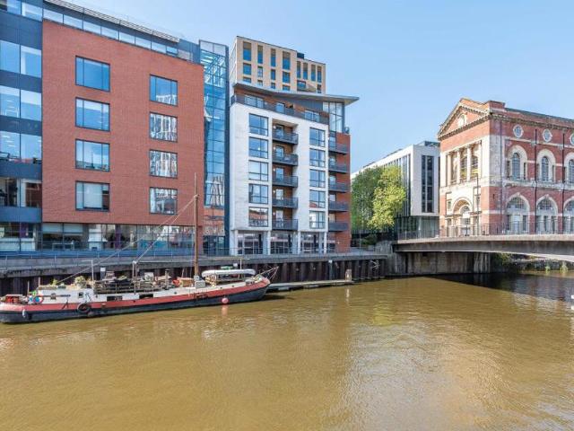 Apartment at Saint Philip's Bridge, Bristol