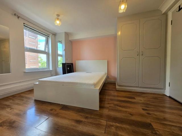 Apartment at Saint Thomas's Road, Greater London