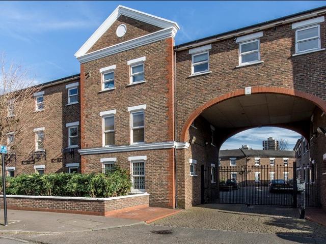 Apartment at Salisbury Place, Greater London