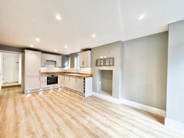 Apartment at Saltram Crescent, City of Westminster