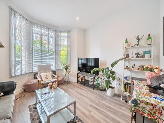 Apartment at Saltram Crescent, City of Westminster