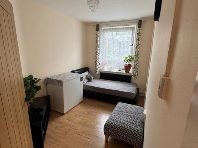 Apartment at Saltwell Street, Greater London