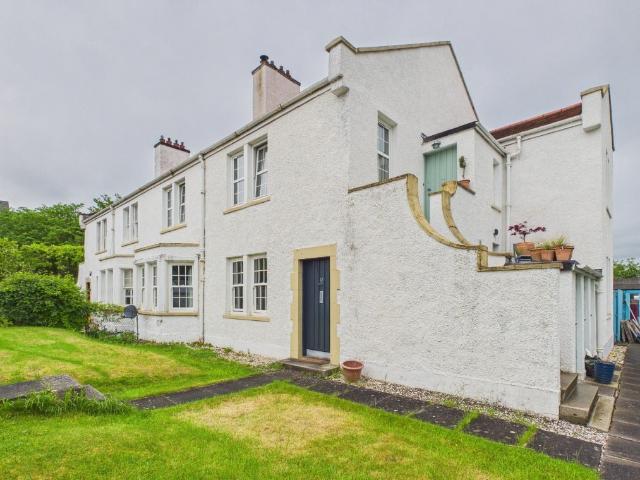 Apartment at Salvesen Crescent, City of Edinburgh