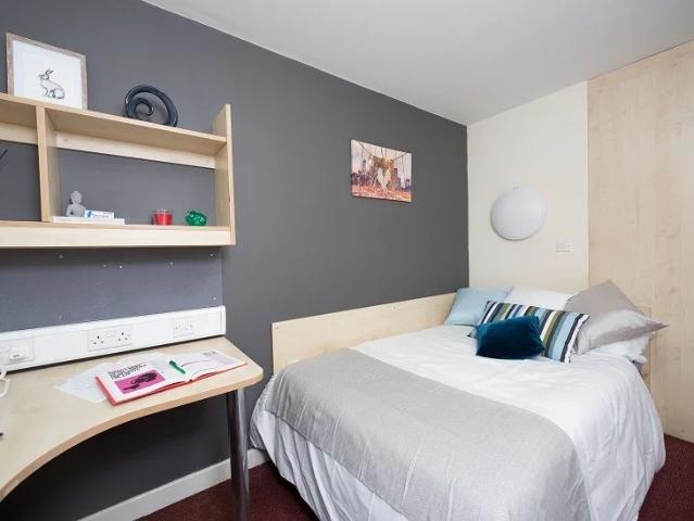 Room at Brocco Lane, Sheffield