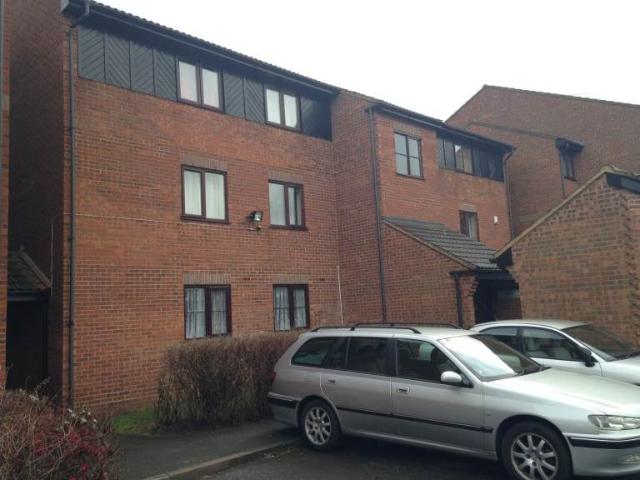 Apartment at Sandown Court, Greater London