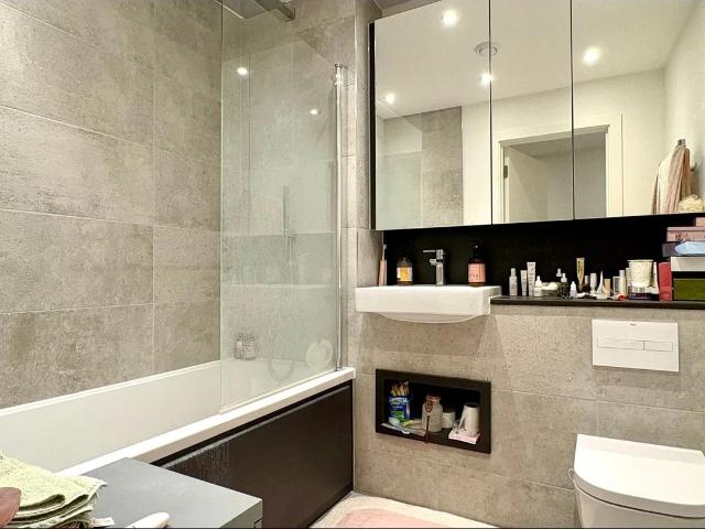 Apartment at Sanday Drive, Greater London